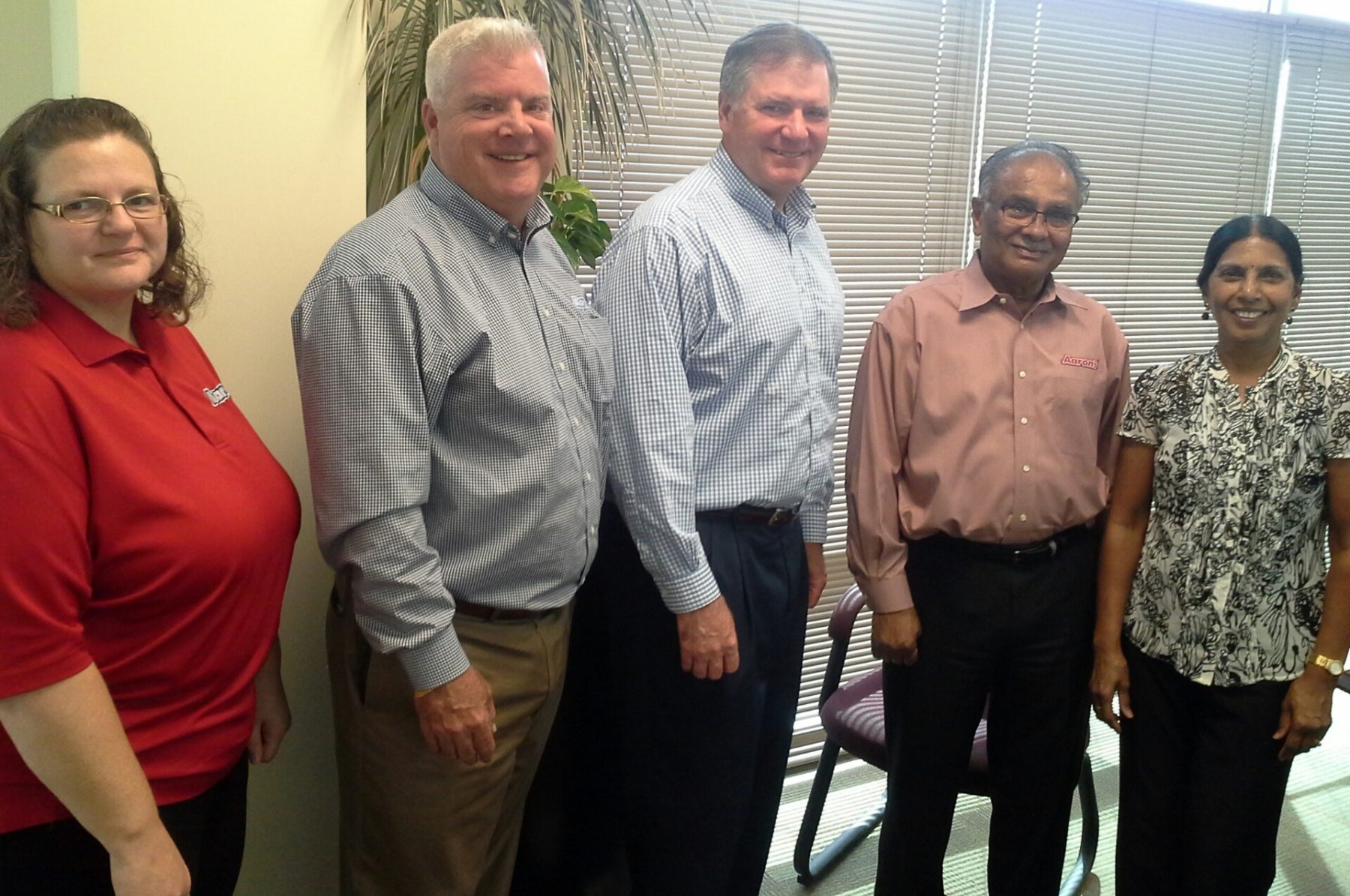 Senator Bill Brady Visits Aaron’s Springfield - APRO